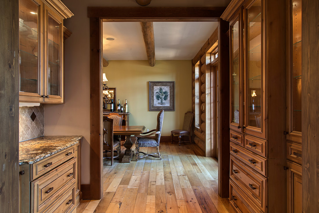 timber-creek-lodge-entry-dining-entry_orig - Cowboys and Indians Magazine