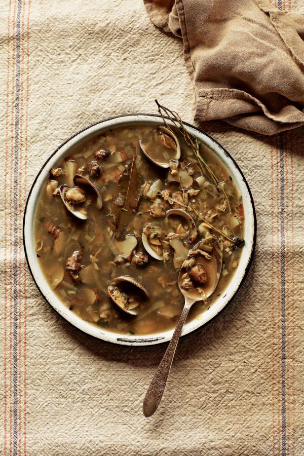 Food1221_clam - Cowboys and Indians Magazine