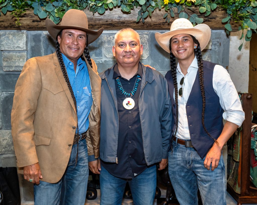 Mo Brings Plenty Takes On Cowtown For A Special Cover-Reveal Party Mo Brings Plenty Takes On Cowtown For A Special Cover-Reveal Party
